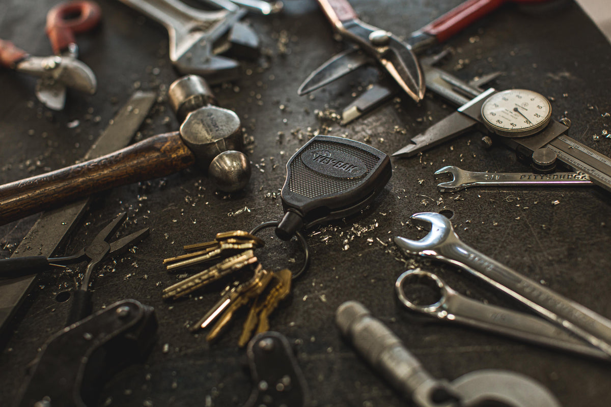 SUPER48 Heavy Duty Retractable Keychain with Ball-Joint Lock – KEY-BAK